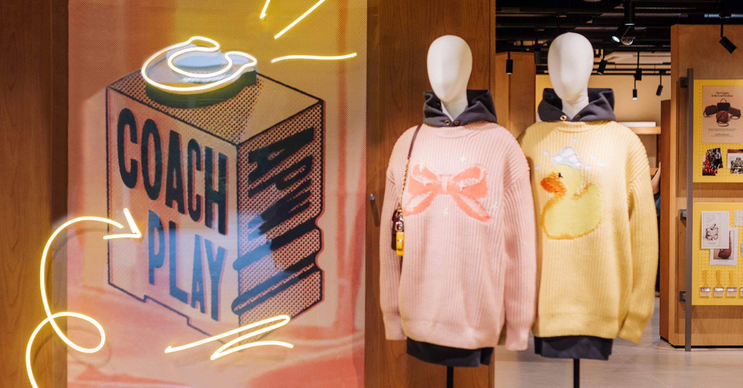 吉隆坡首家！「COACH PLAY APW」開幕啦！